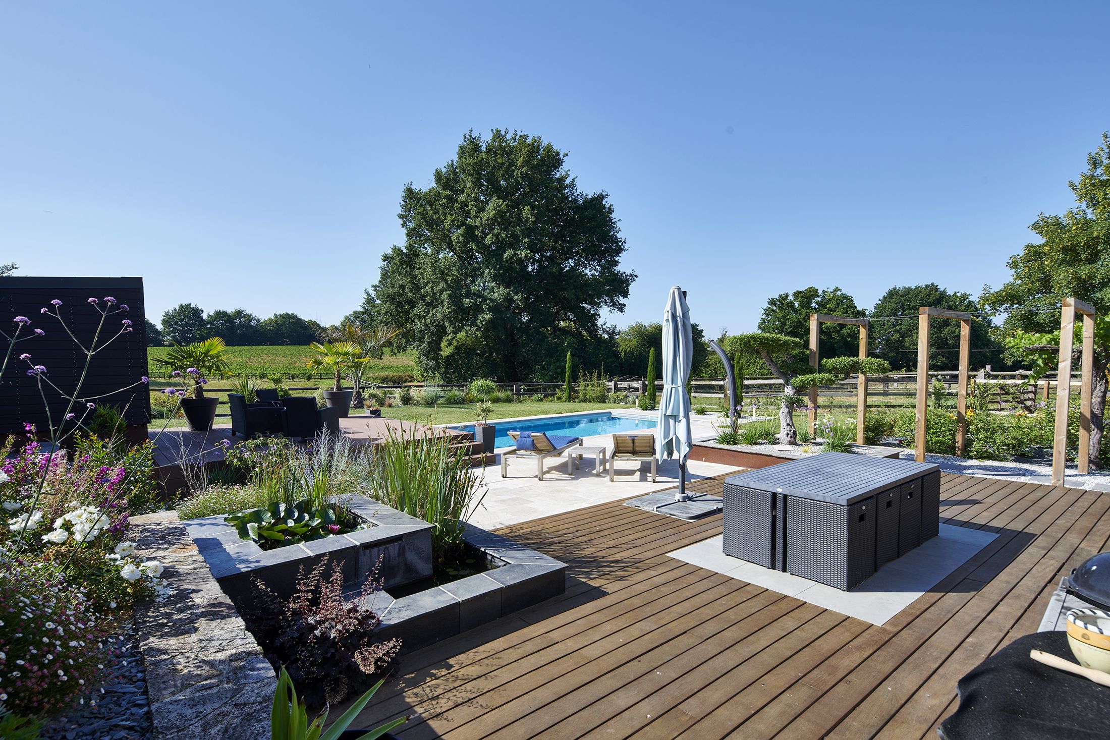 Spa Extérieur Laval - Relaxation en Plein Air | Bonheur Piscines